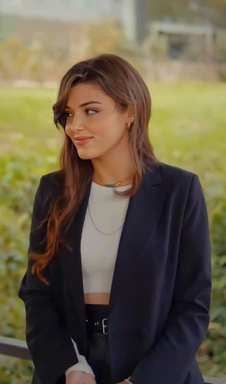 2000+Hande Arcel Images - Trend Dpz